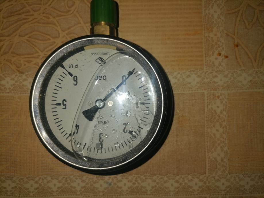 Industrijski manometar