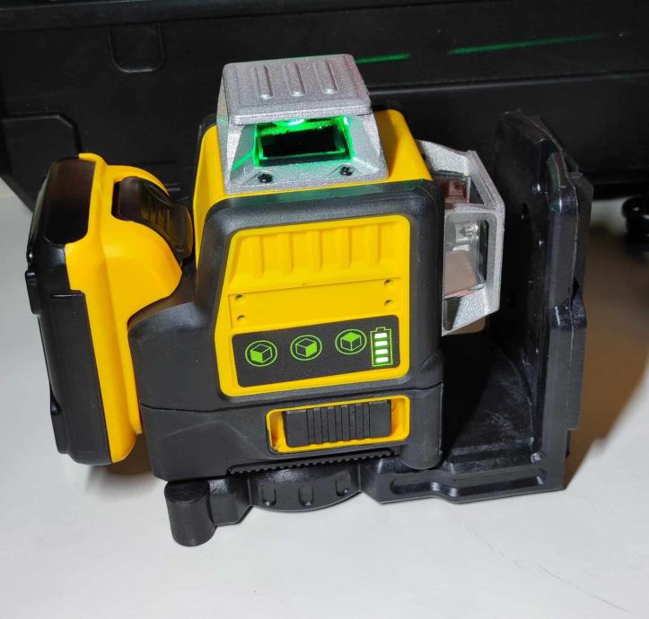 kraftech aku građevinski laser(2baterije)