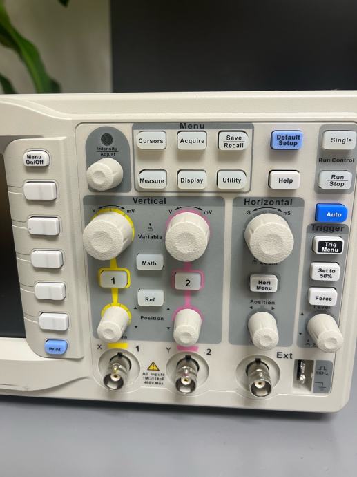 SIGLENT SDS 1052DL+ POVOLJAN DIGITALNI OSCILOSKOP