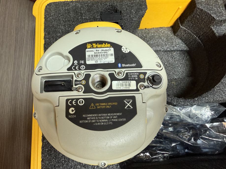 Trimble R4 GNSS uređaj