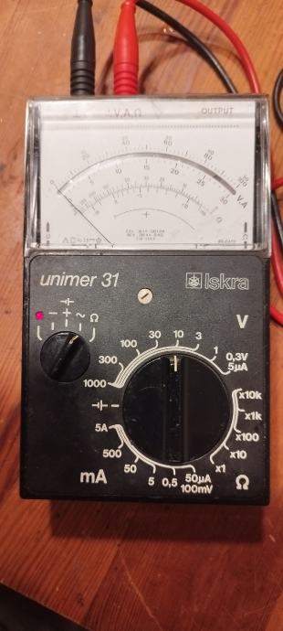 Univerzalni mjerni instrument