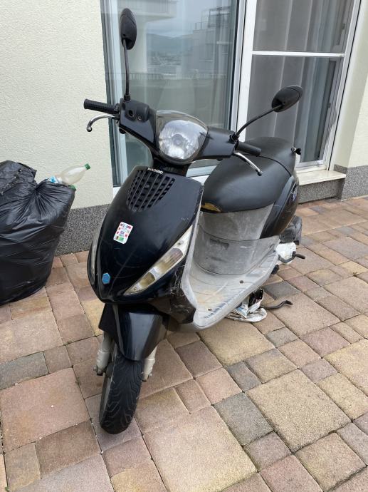 Piaggio Zip 4T 50 cm3, 2006 god.