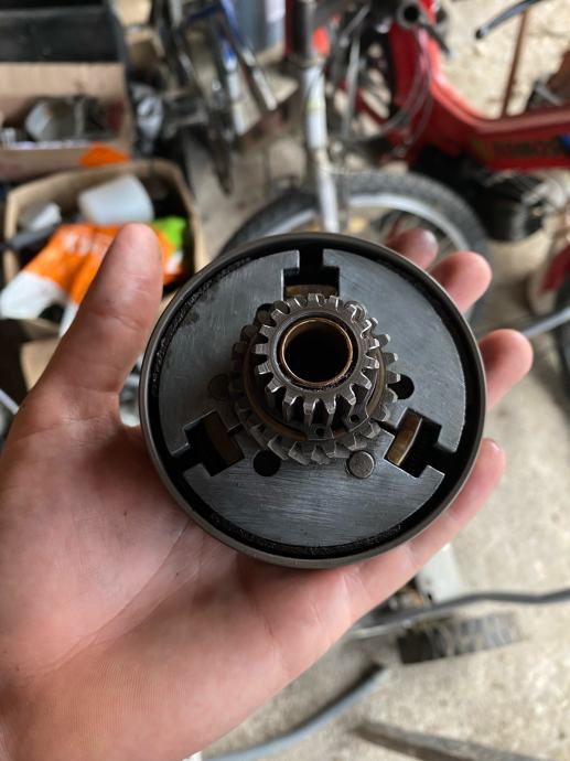 Kvačilo za tomos automatik a5