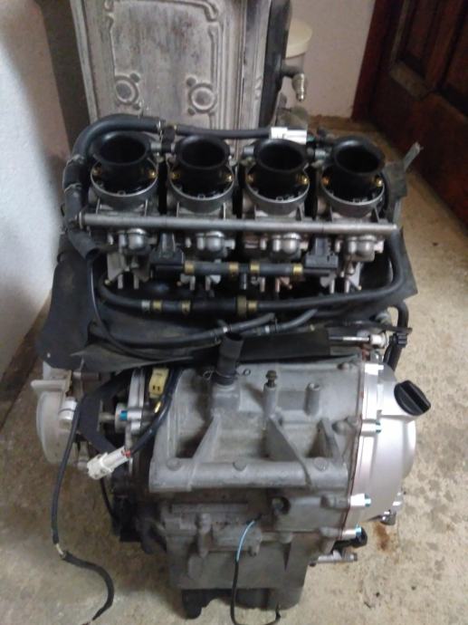 Motor Yamaha R6 2001 g