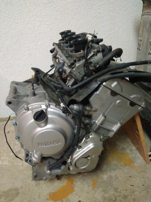 Motor Yamaha R6 2001 g