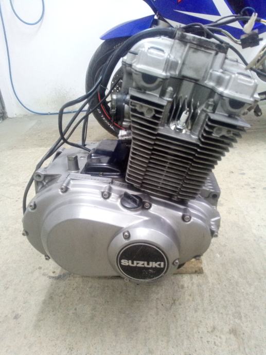 Suzuki GS 500 Mašina