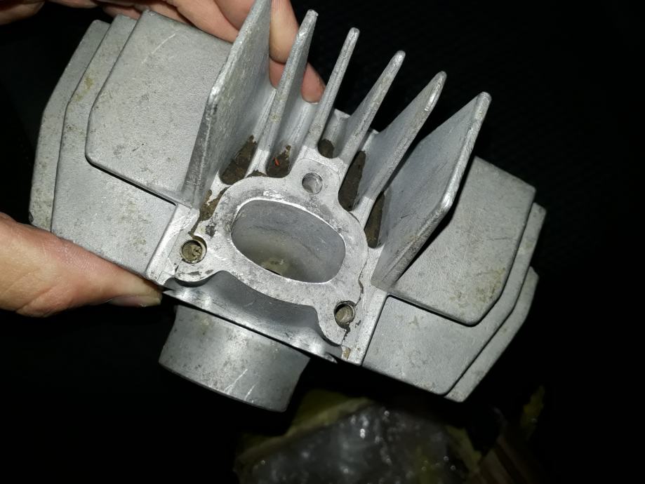 Tomos e90 cilindar i glava.