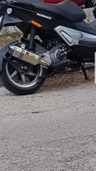 AKRAPOVIČ GILERA RUNNER 200