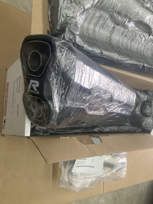 Auspuh Remus 8 2.0 Slip On za BMW R 1200/1250 GS