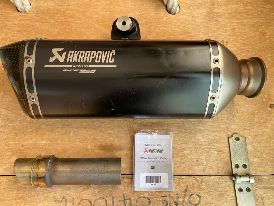 KTM Superduke 1290 Akrapovic top