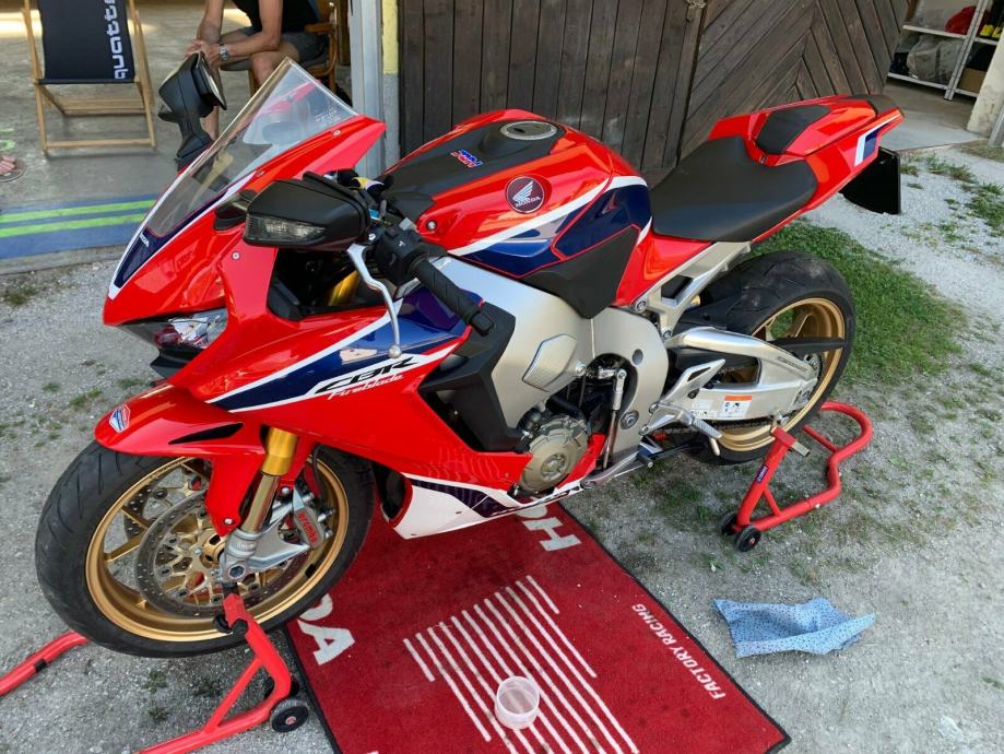 HONDA CBR1000RR SC77 OKLOPI