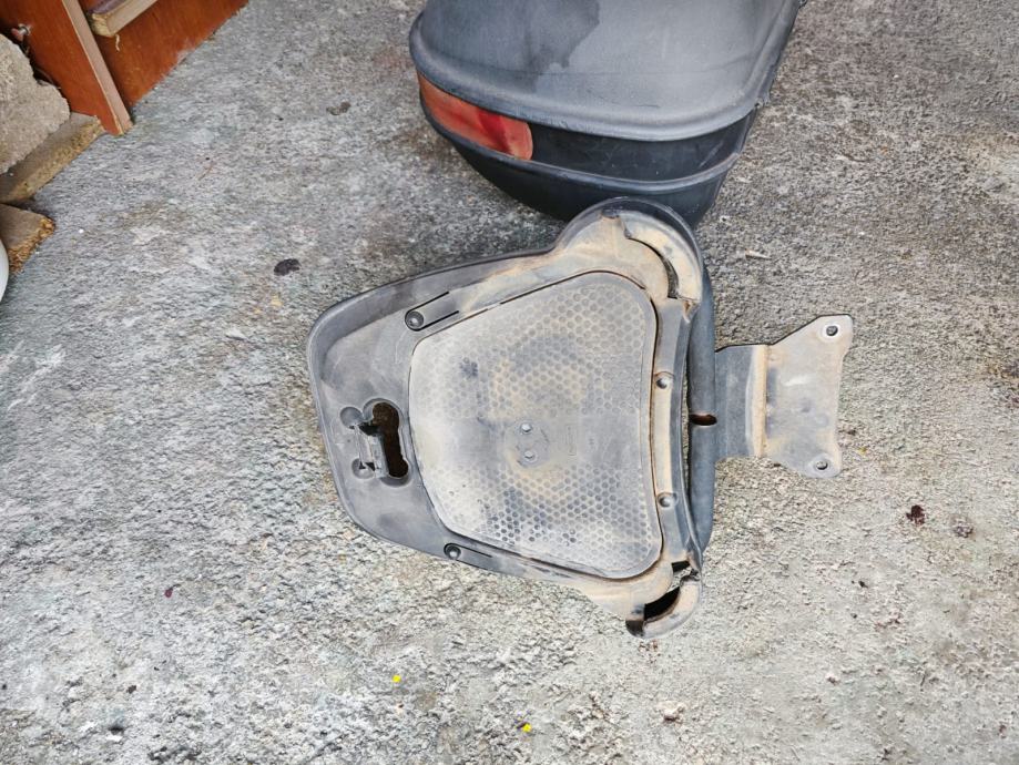 Kofer plus postolje za Piaggio Zip 4T
