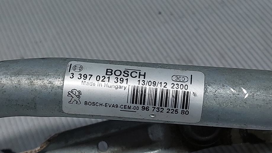 POLUGA BRISACA PEUGEOT 208 > 12-15 9673222580