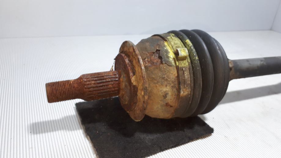 POLUOSOVINA MERCEDES C KLASA (W204/S204) > 07-10 A2043370085