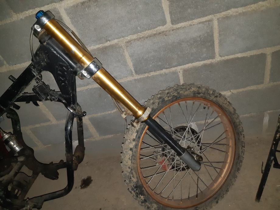 Zongshen XTM 250 prednje vilice