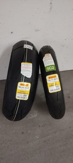 PIRELLI DIABLO SUPERCORSA V2 *NOVE*