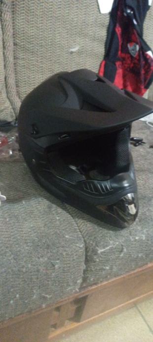 Enduro / motocross / downhill mat crna kaciga [NOVO]