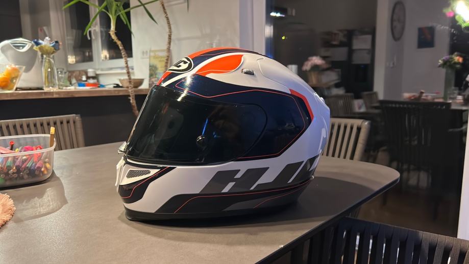 Kaciga HJC RPHA 10 plus