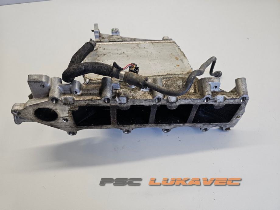 AUDI A4 B9 KOLEKTOR USISA A4 HLADNJAK EGR VENTILA 2.0 TDI 04L129766AD