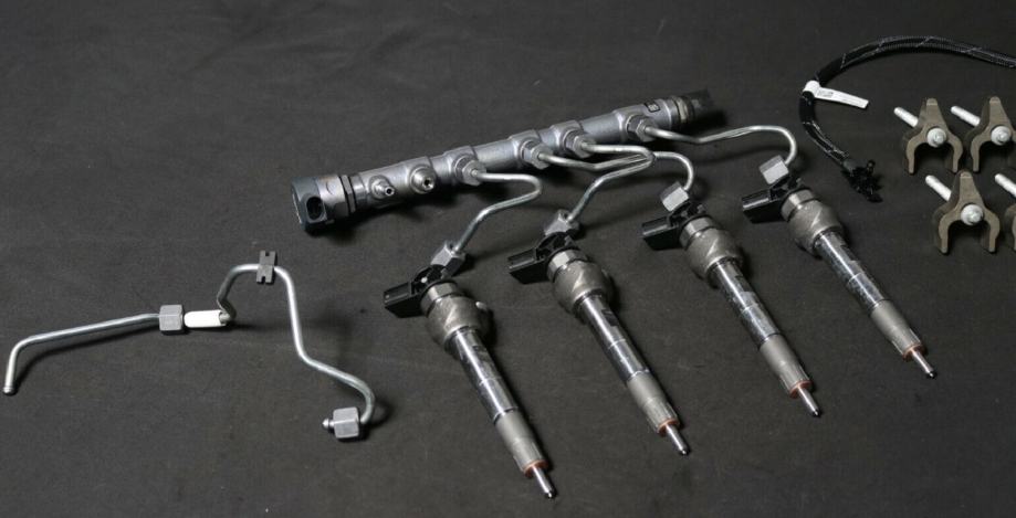 BMW Dizne Injektori B47 2.0d 190ks f48 g20 g21 g30 8579236 0445110 814