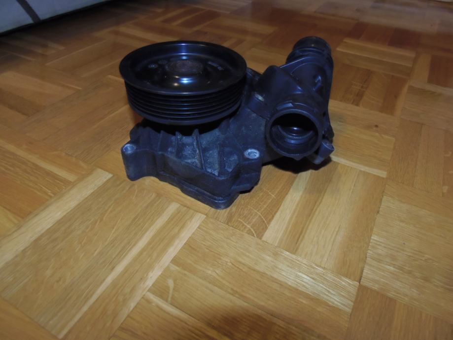BMW E90 ORIGINAL VODENA PUMPA KAT.BR. 11517790471