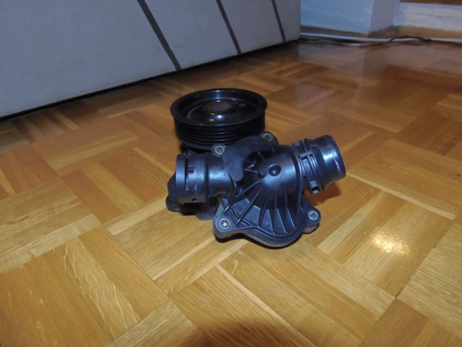 BMW E90 ORIGINAL VODENA PUMPA KAT.BR. 11517790471