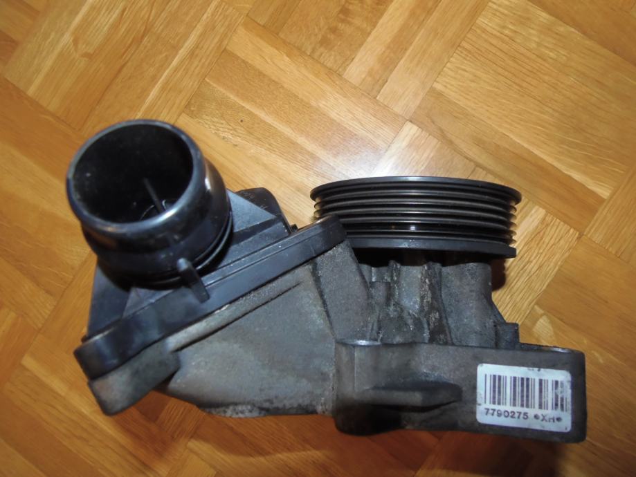 BMW E90 ORIGINAL VODENA PUMPA KAT.BR. 11517790471