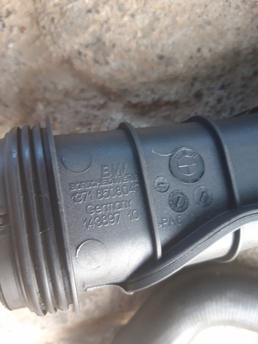 BMW f10 520d crijevo cijev slaufi vod intercooler turbo usis zraka MAF