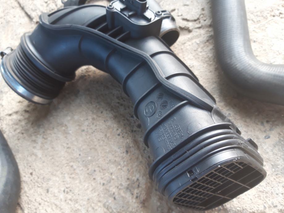 BMW f10 520d crijevo cijev slaufi vod intercooler turbo usis zraka MAF