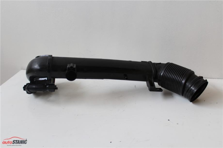 BMW X1 (F48) [15-] 118 d crijevo zraka pvc 13718511377