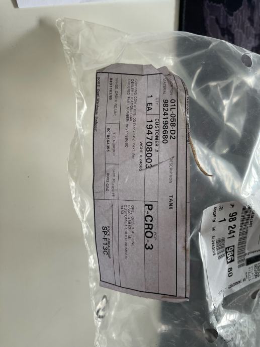 BOCA VODE ANTIFRIZA NOVO ORIGINAL CORSA F PEUGEOT 208/2008 9824198680