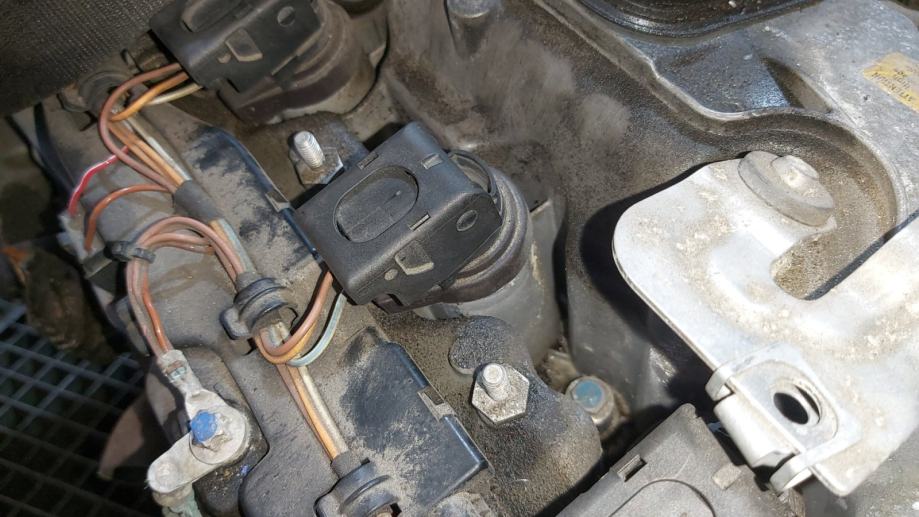 BOMBINA BMW SERIJA 5 (E60/E61) > 03-07