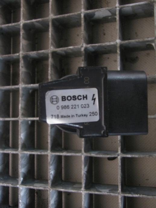 BOMBINA VW GOLF 5 > 03-08 0986221023 0986221023