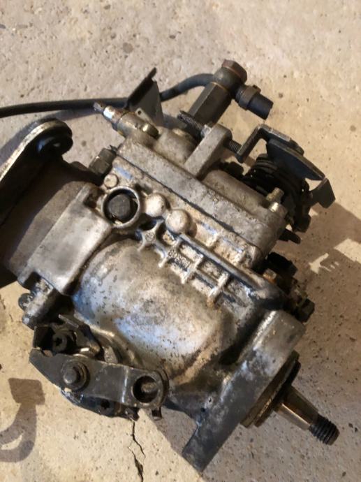 Bosch pumpa za Golf 2