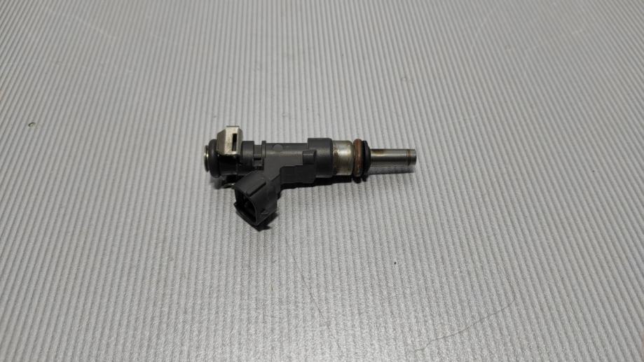DIZNA VW GOLF 5 > 03-08 022906031L