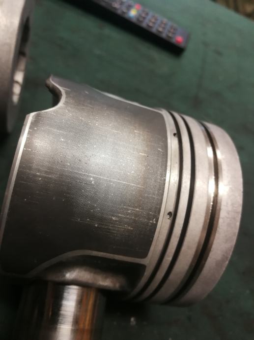 Jaguar Land Rover 2.0 diesel ingenium, klipovi i klipnjače