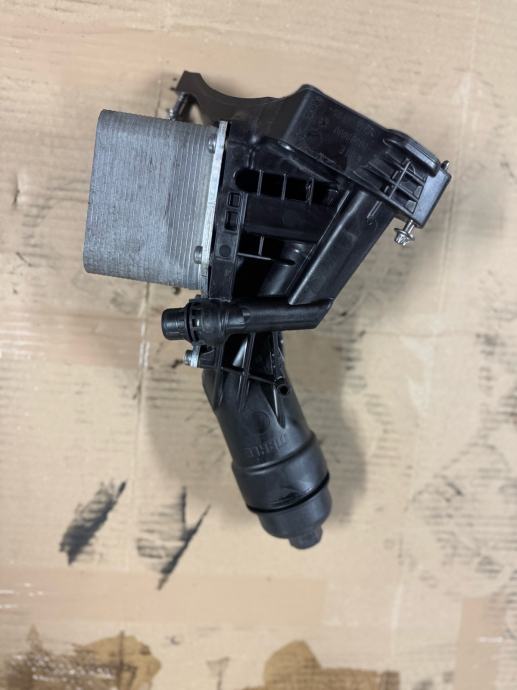 Kuciste filtera ulja / hladnjak BMW B47D20