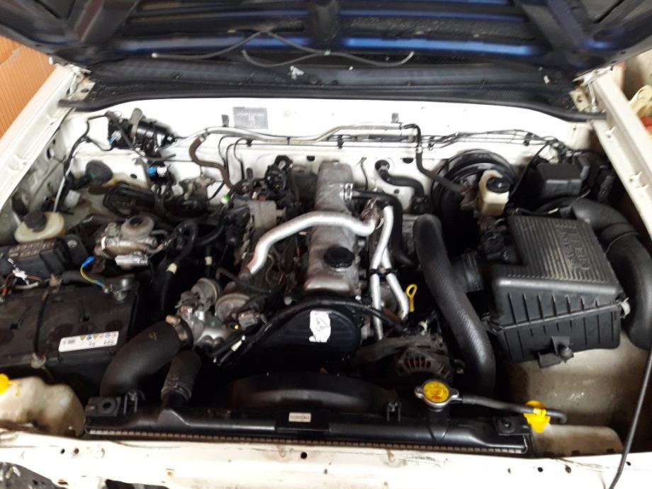 Motor Mazda B 2500