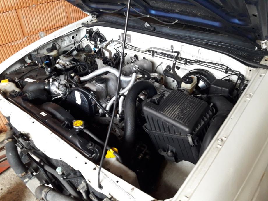 Motor Mazda B 2500