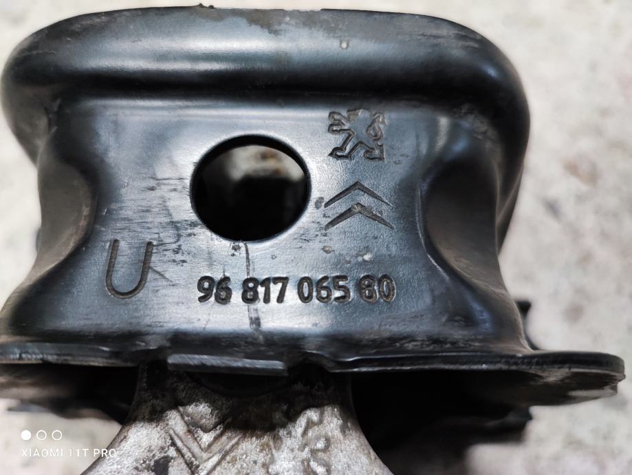 Peugeot 207 nosač motora desni 9681706580