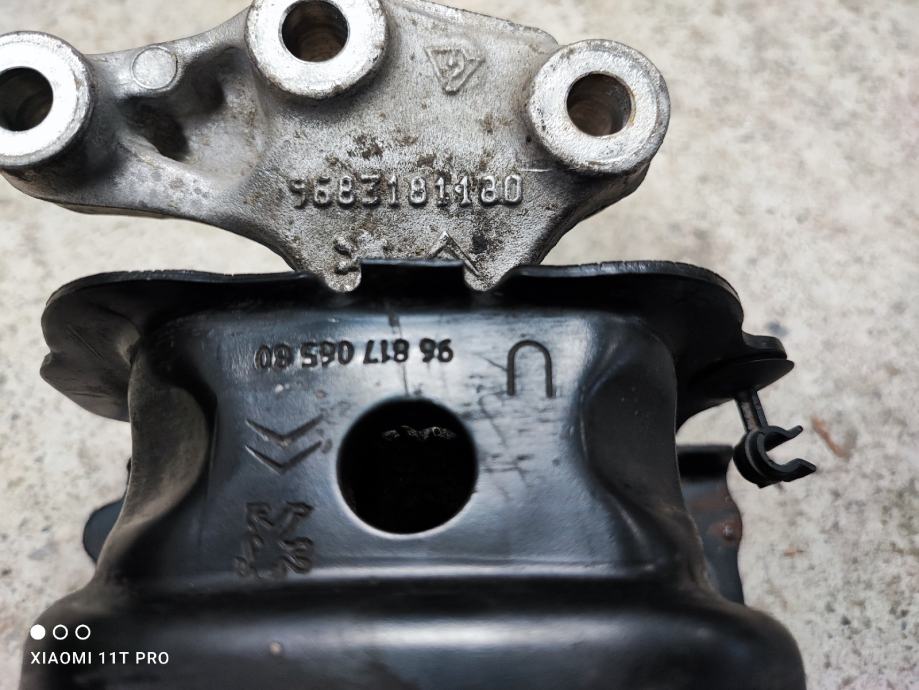 Peugeot 207 nosač motora desni 9681706580