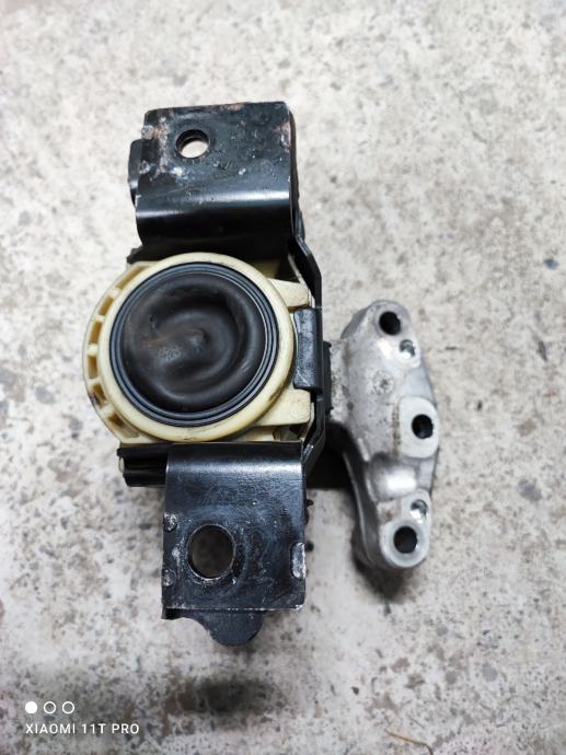 Peugeot 207 nosač motora desni 9681706580