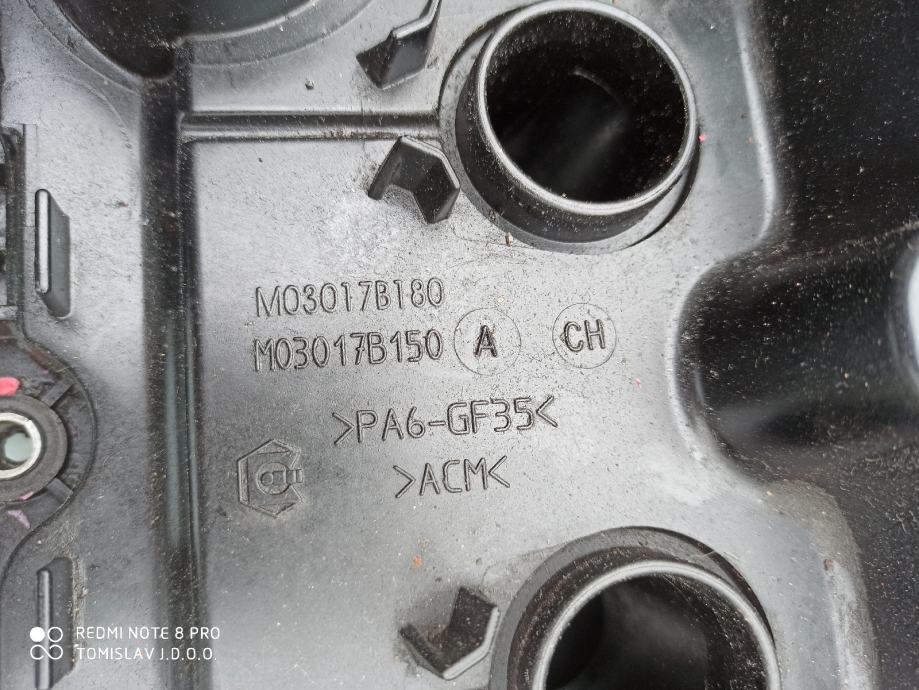 Peugeot 308 1.6vti poklopac ventila M03017B150