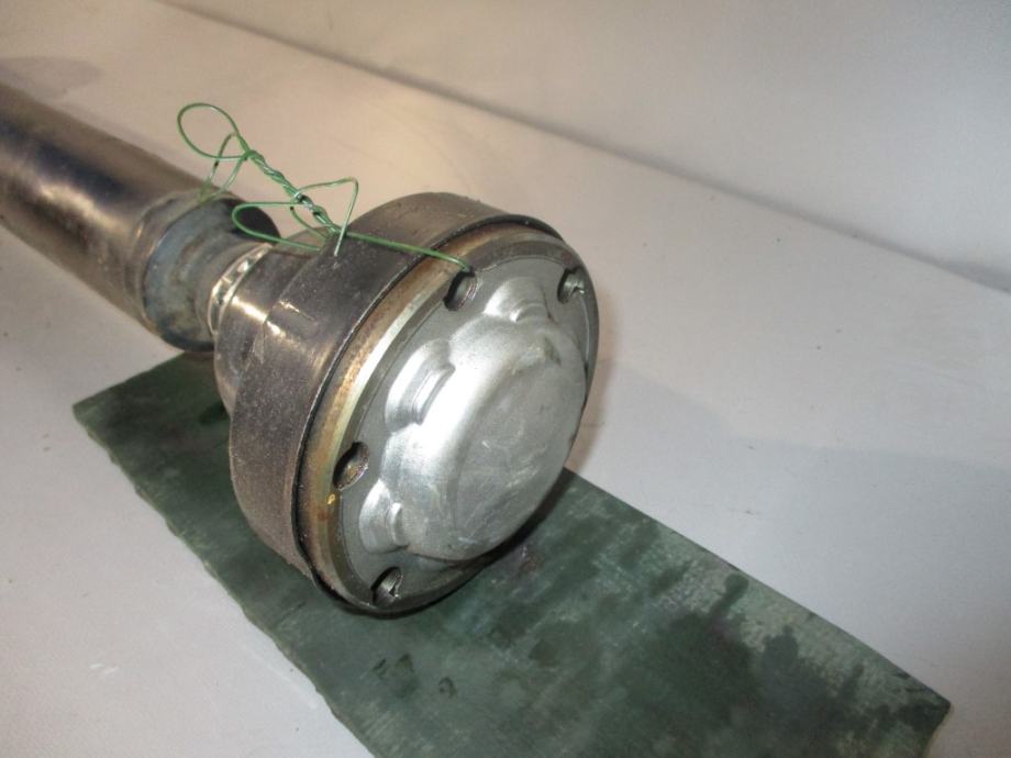 POLUOSOVINA AUDI Q7 > 06-09 7L0521101