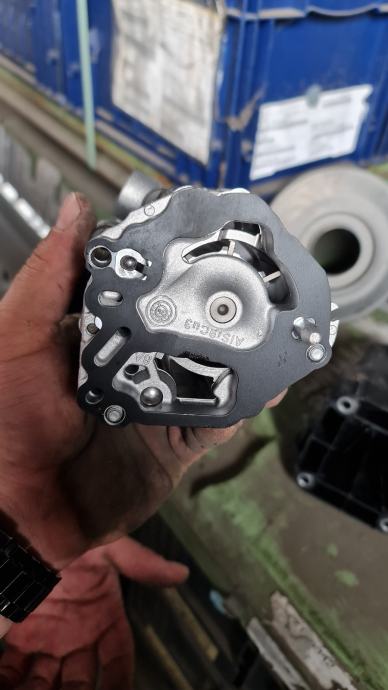 pumpa za ulje mercedes