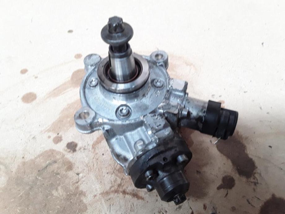 PUMPA VISOKOG PRITISKA A6540704401 0445010779 MERCEDES C CLASS (W205)