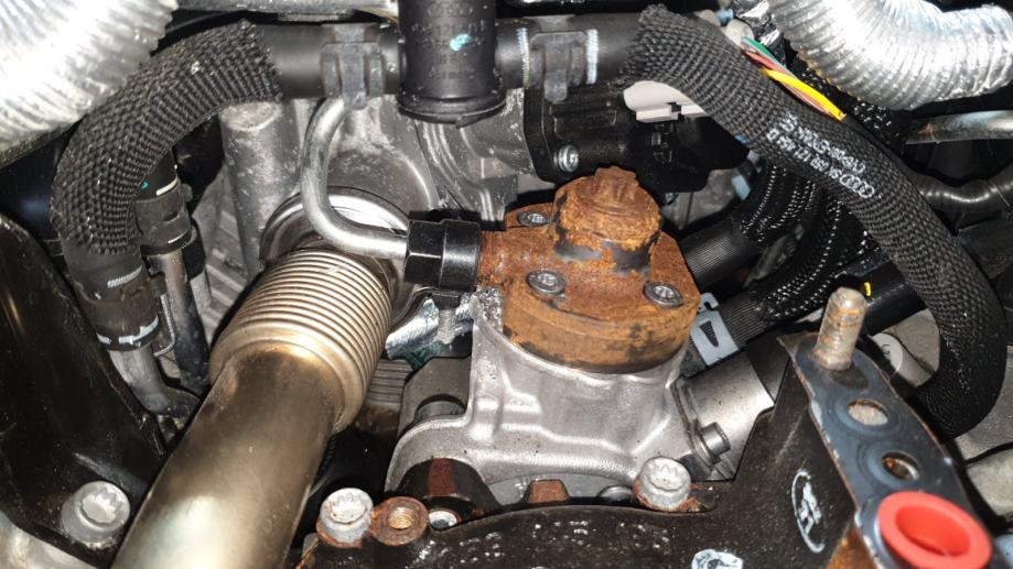 PUMPA VISOKOG PRITISKA AUDI A6 4G > 11-14 059130755CB 0445010677