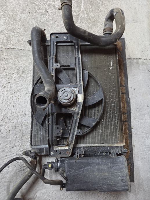 RENAULT TWINGO-HLADNJAK VODE+VENTILATOR HLADNJAKA...!!!