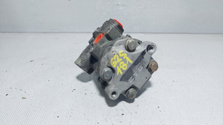 SERVO PUMPA PORSCHE CAYENNE > 03-06 94831405004