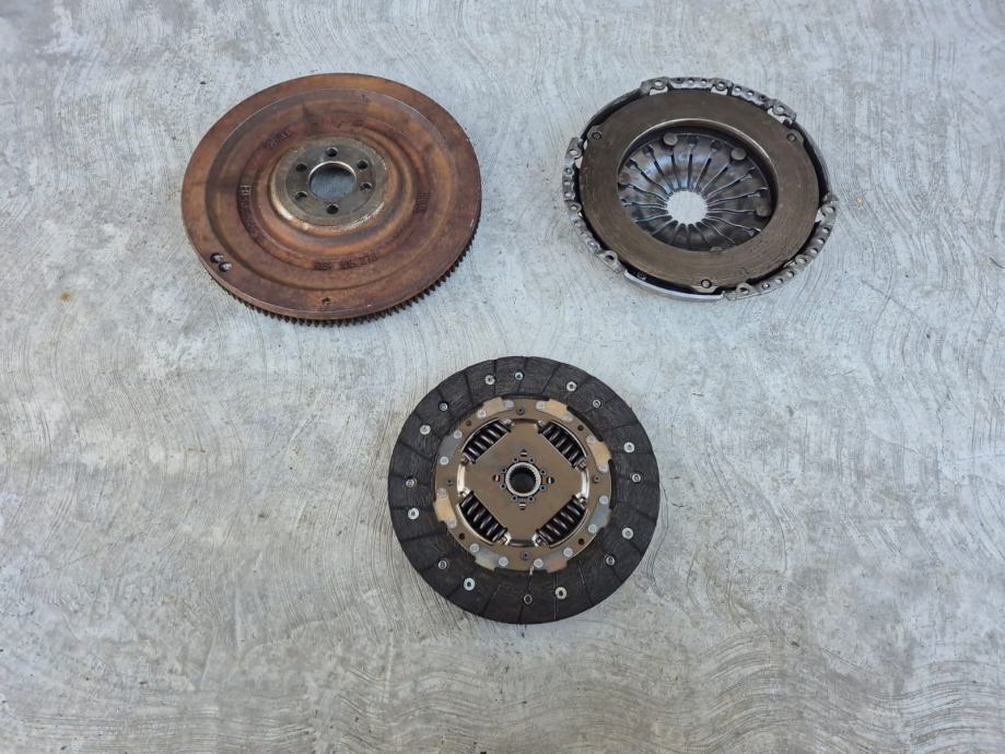 Set kvacila zamajac korpa lamela 1.2 TSI Seat Leon Ibiza 04E141031C 04